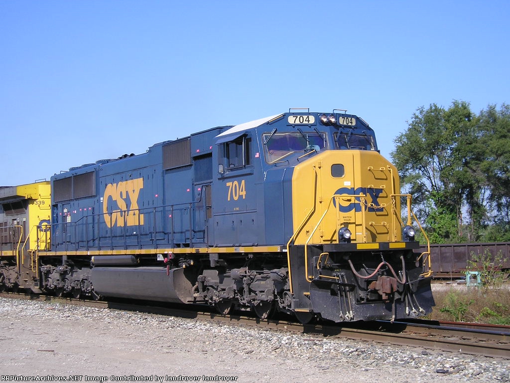 CSX 704 On CSX K 587 Eastbound